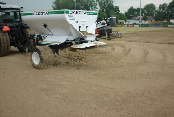 Dakota 440 Turf Tender - Nellemann Machinery